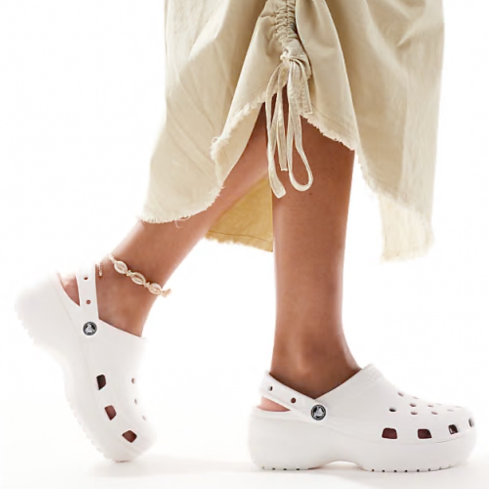 Crocs: Classic Platform Clogs White Comfort Clogs - Gem
